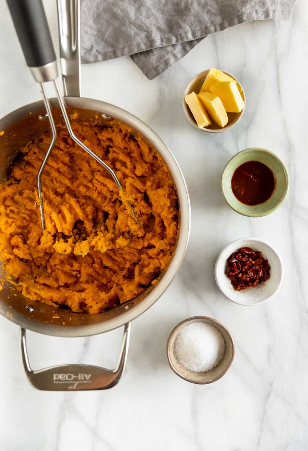 5-Ingredient Chipotle Mashed Sweet Potatoes - A Sassy Spoon®