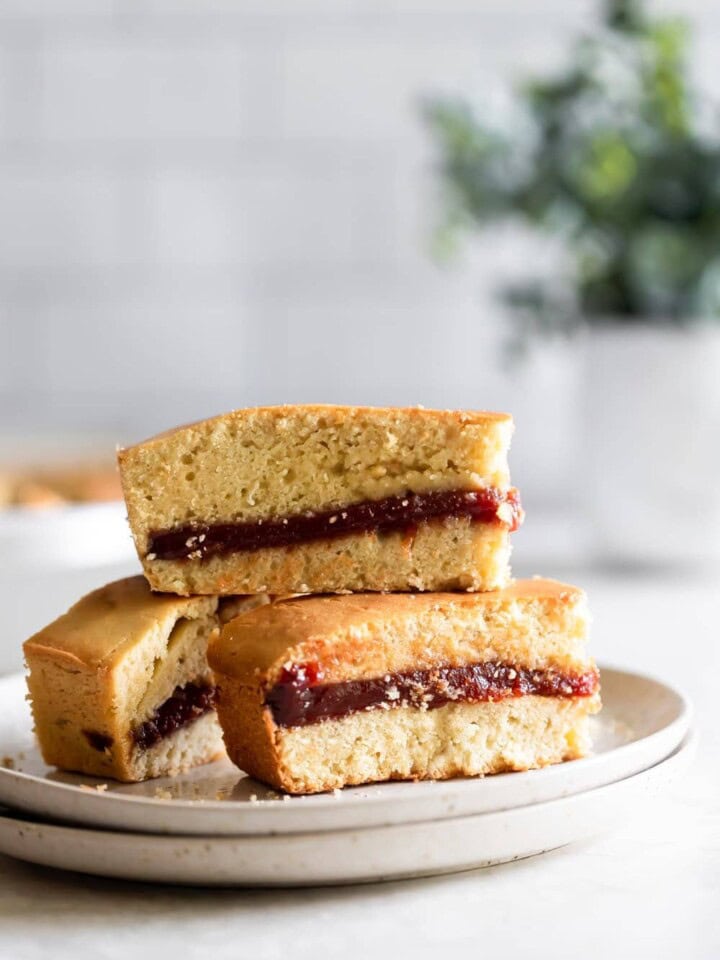 Guava Cake Bars (Cuban Masa Real de Guayaba) - A Sassy Spoon