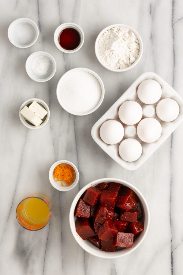 Brazo Gitano de Guayaba (Guava Swiss Roll) - A Sassy Spoon