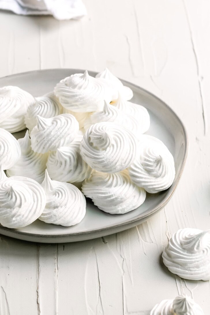 Cuban Merenguitos (Meringue Cookies/Kisses) - A Sassy Spoon