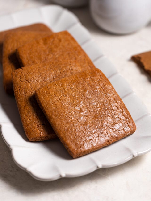 Paniqueques/Queques Cubanos (Molasses Cookies) - A Sassy Spoon®